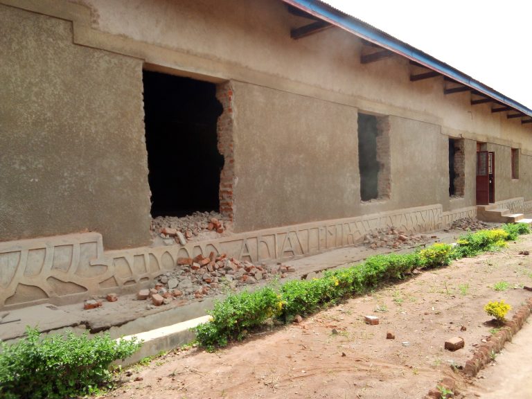 Aru, R.D.Congo: sostegno al liceo | Gruppo India